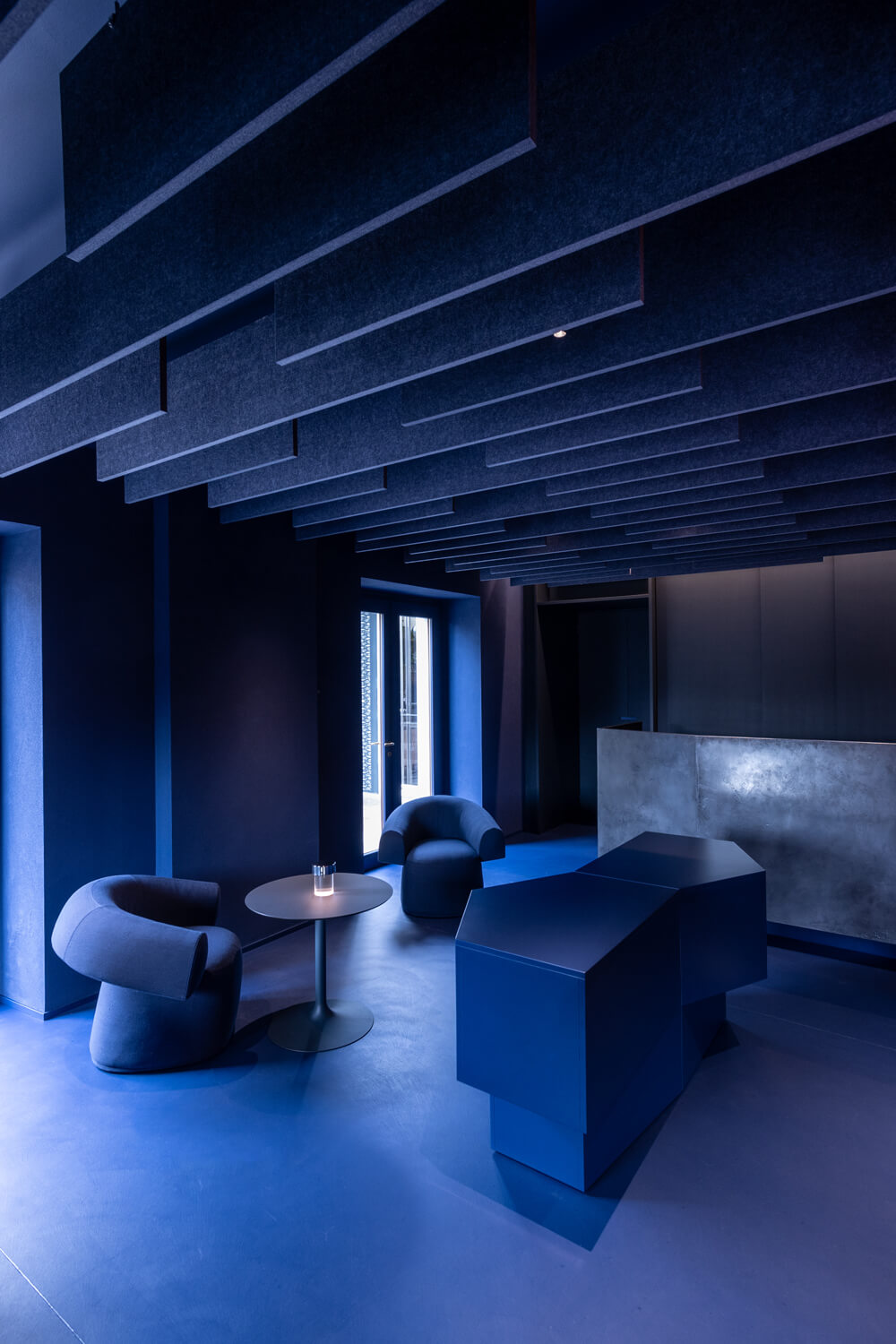 Blue Lounge - Decorative Concrete - Ideal Work